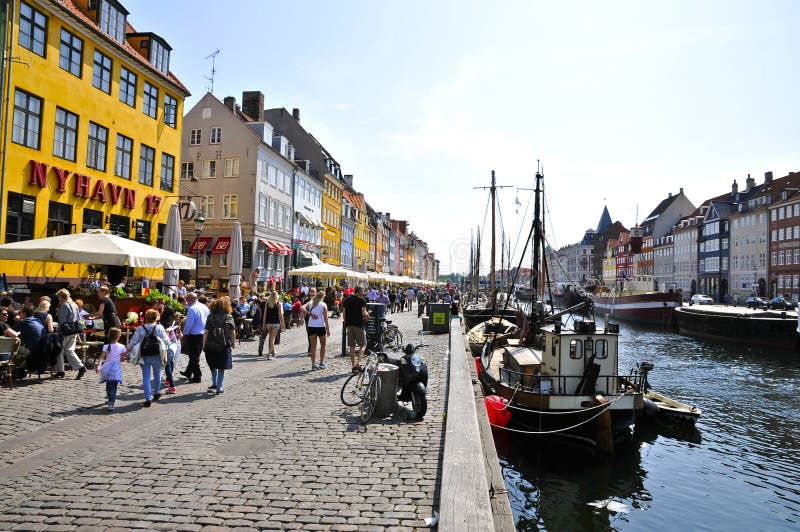 Nyhavn, Kopenhagen redaktionelles stockfoto. Bild von farben - 57791828