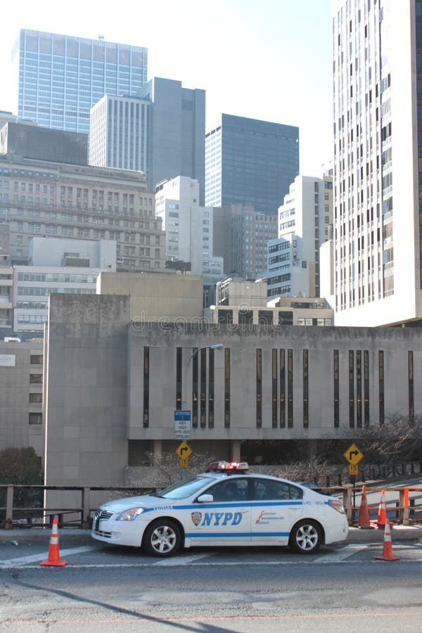 NYPD Car on Brooklyn Bridge Editorial Image - Image of lights, police ...