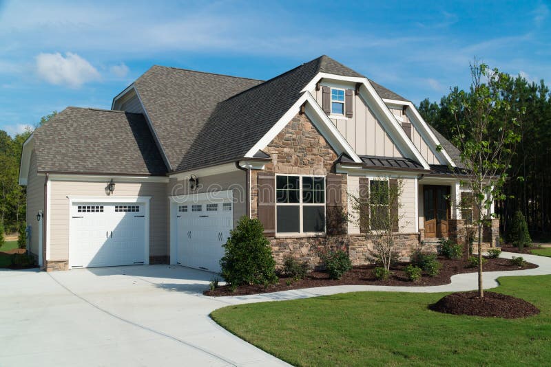 Exklusiv Spansk Stil För Hus Arkivfoto - Bild av grön, köpare: 1372216