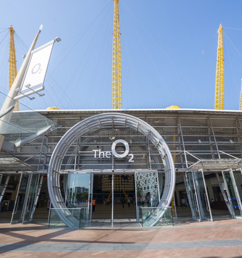 North Greenwich Underground Station in London - LONDON, ENGLAND ...