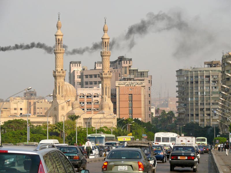 O CAIRO, EGIPTO - 9 DE NOVEMBRO DE 2008: Centro Da Cidade Do Cairo ...