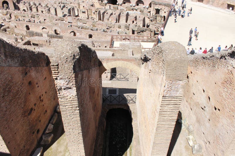 O colosso símbolo de roma imagem de stock editorial. Imagem de ...