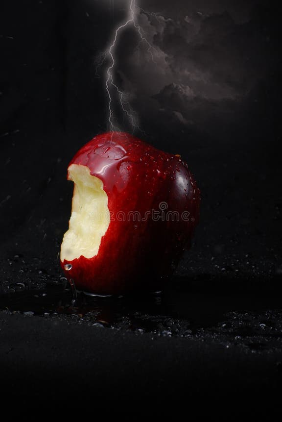 O fruto proibido 2 imagem de stock. Imagem de chuva, deus - 39847837