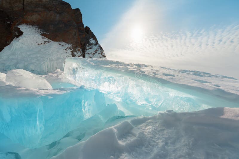 O Lago Baikal Congelado. Inverno. Foto de Stock - Imagem de ...