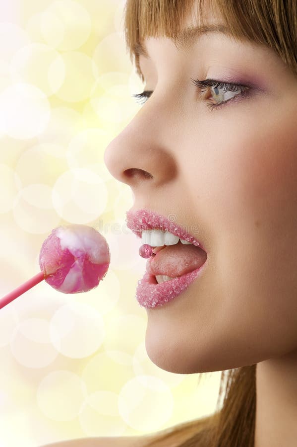 Menina Bonita Com Lollipop Cor-de-rosa Imagem de Stock - Imagem de ...