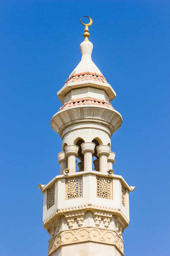 Minarete da mesquita foto de stock. Imagem de oriental - 32868188