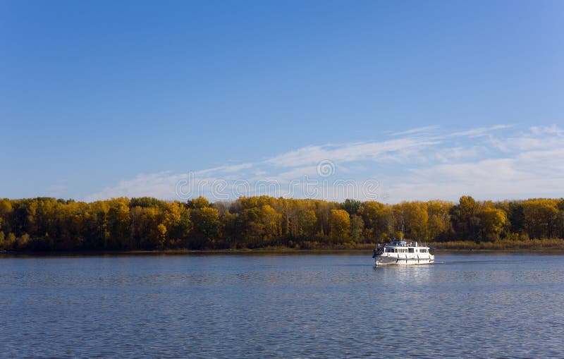 O navio com passageiros foto de stock. Imagem de transporte - 11570948