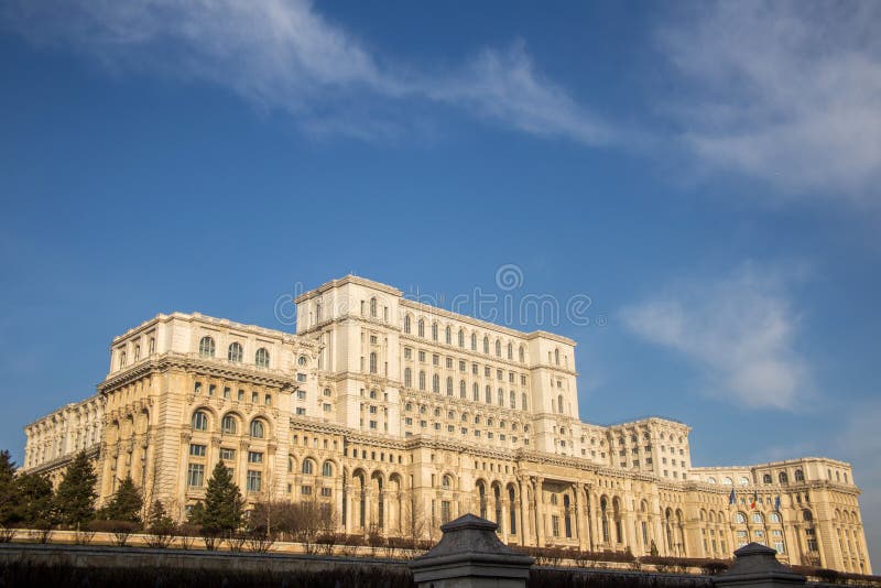 O Parlamento De Romênia (casa Poporului), Bucareste Imagem de Stock ...