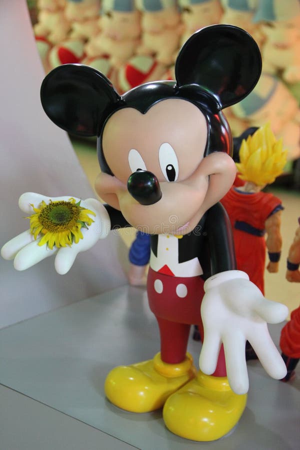 O rato de mickey masculino fotografia editorial. Imagem de mickey ...