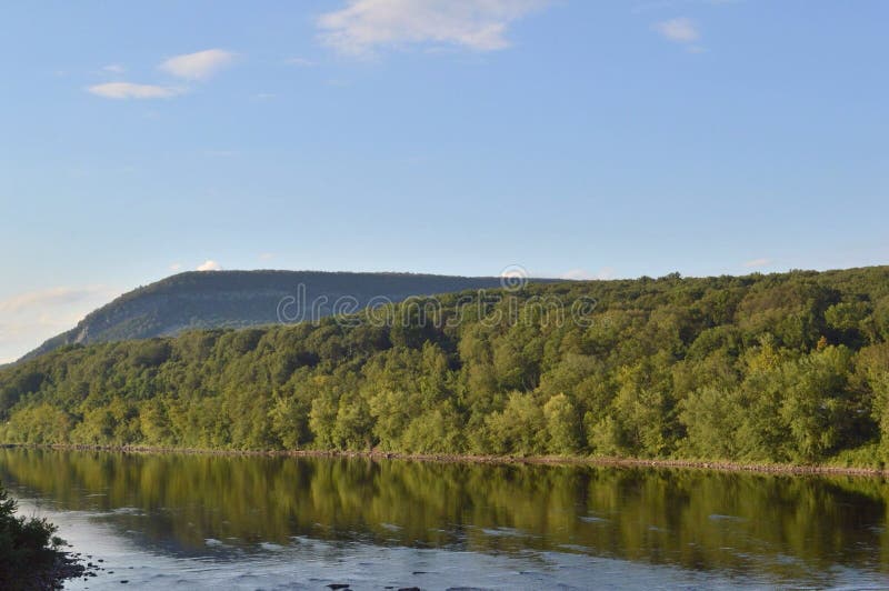 O Rio Delaware foto de stock. Imagem de paisagem, florestal - 57798788