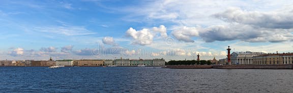 O rio Neva imagem de stock. Imagem de panorâmica, horizontal - 20648807
