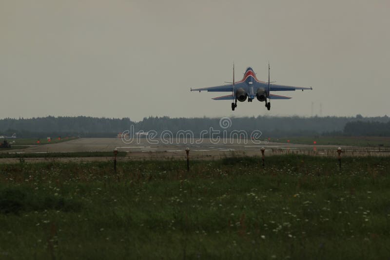 O Russo Knights a Equipe Aerobatic Imagem Editorial - Imagem de mostra ...