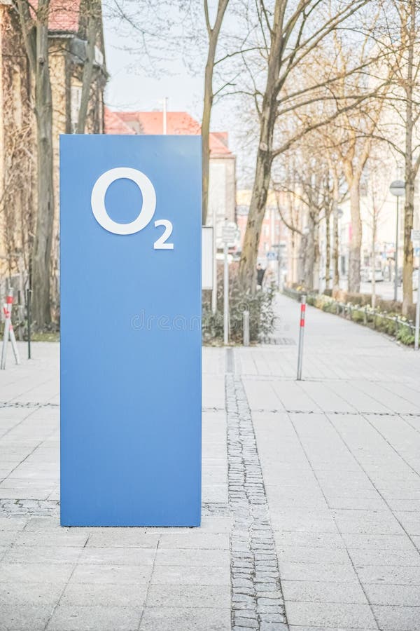 O2 sign editorial image. Image of providers, copy, signboard - 68588870