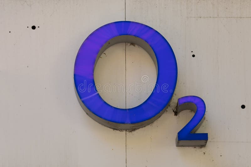 O2 signage at wall editorial photography. Image of commerce - 156893412