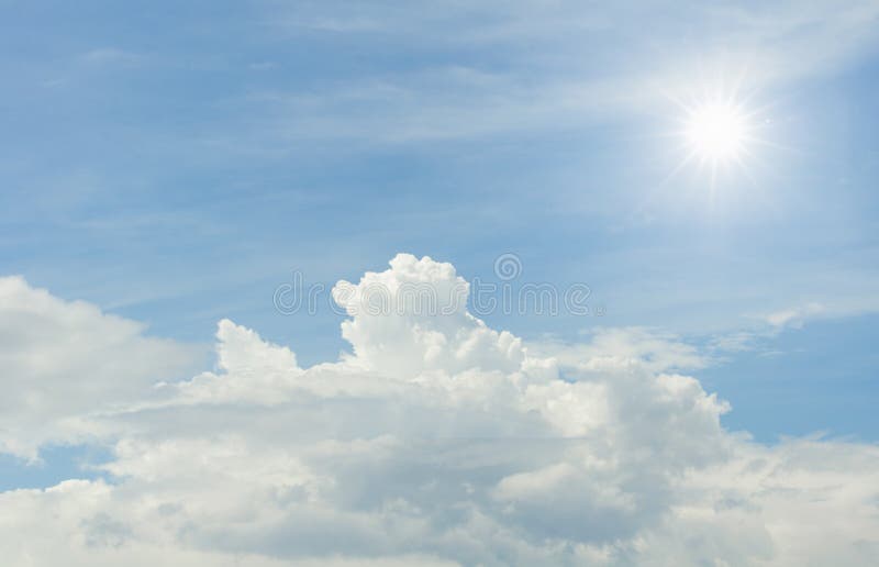 O sol e as nuvens imagem de stock. Imagem de bonito, elevado - 26892115