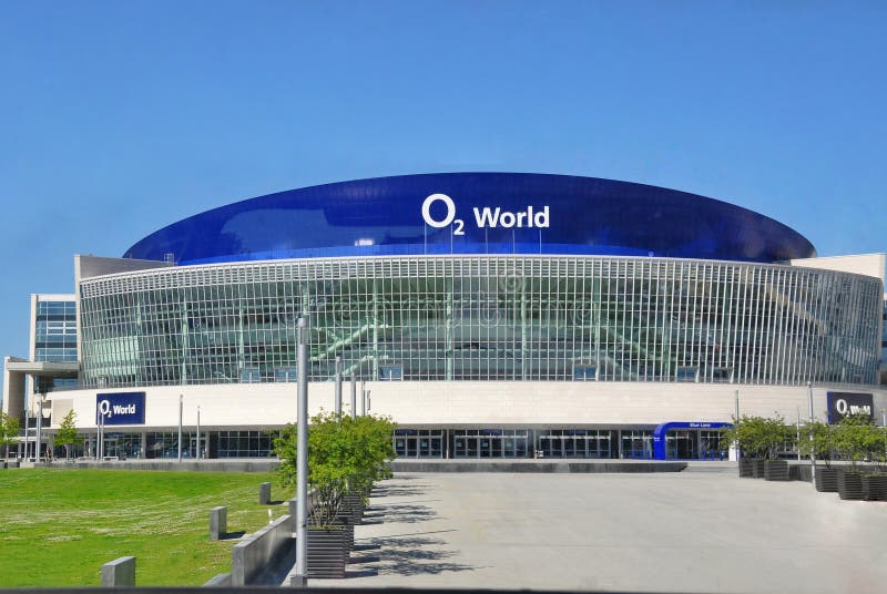 O2 world berlin editorial stock image. Image of kreuzberg - 57674429