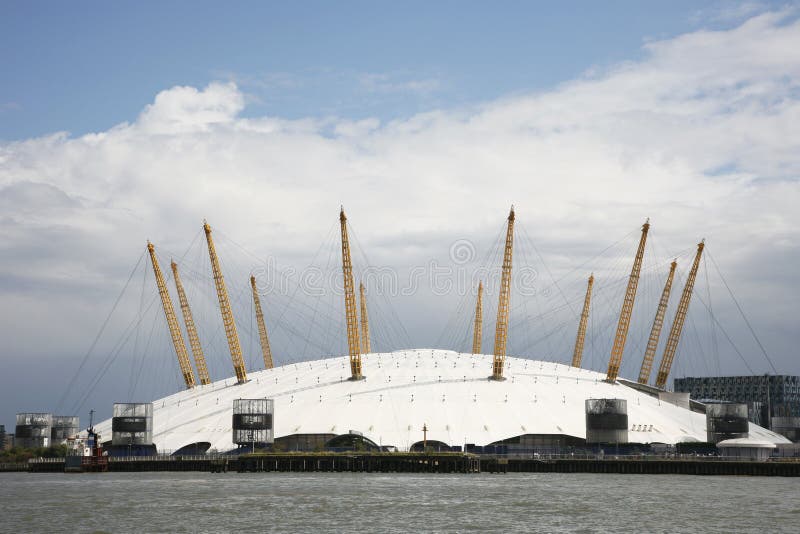 O2 Arena - Millenium Dome editorial photography. Image of river - 21003637