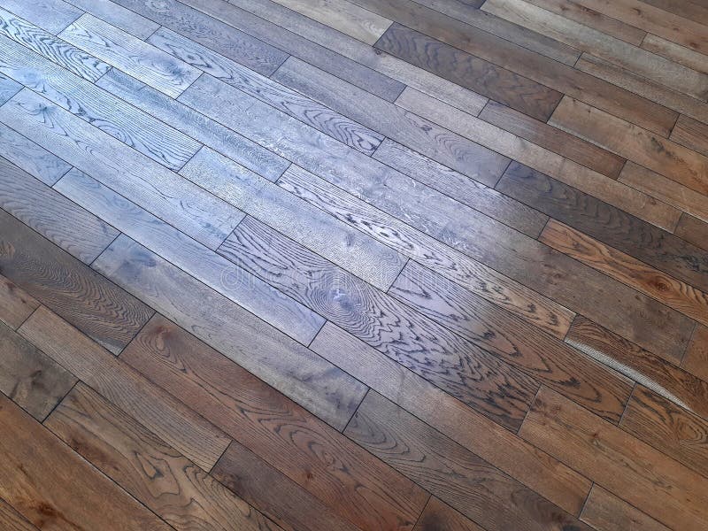 An Oak Floor with a Distinctive Pattern Complemented by Smaller Stock ...