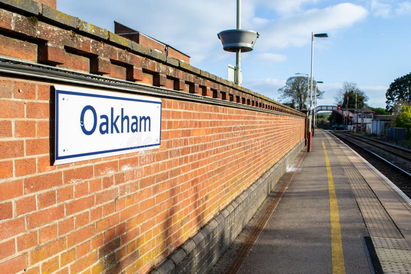 OAKHAM, RUTLAND, ENGLAND- 3 April 2021: Oakham Train Station Platform ...