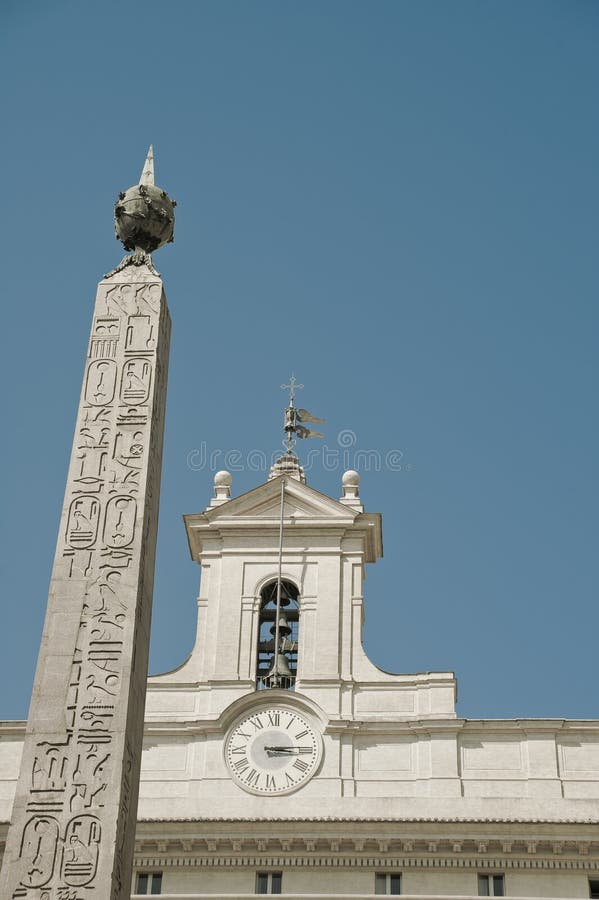 Obelisco De Montecitorio En Roma, Italia Foto de archivo - Imagen de ...