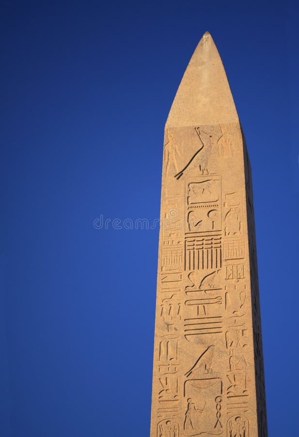 Obelisco De Piedra En Egipto Foto de archivo - Imagen de muestras ...