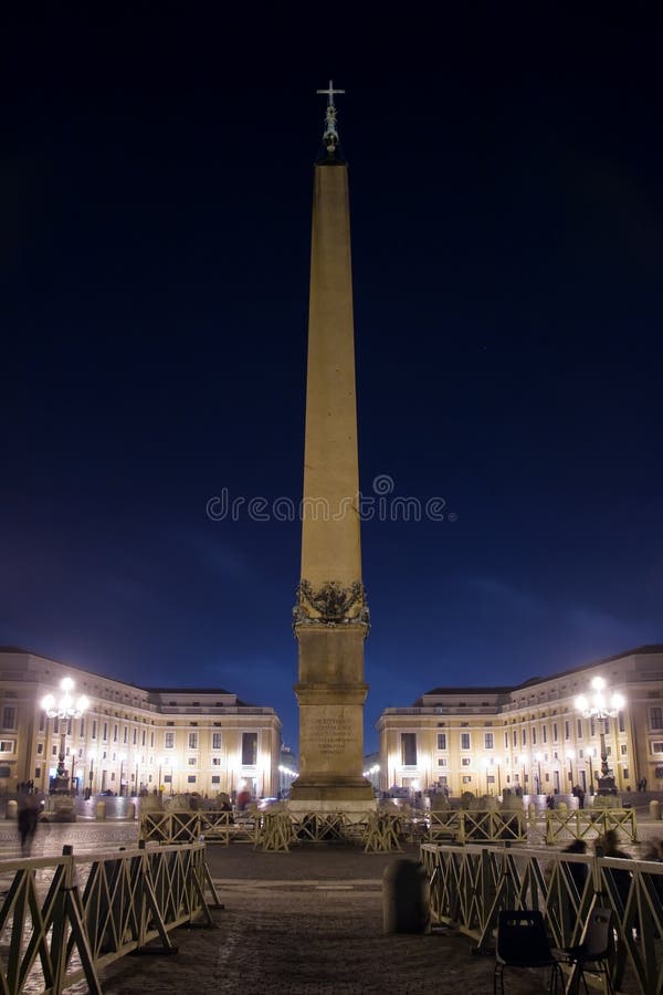 Obelisco Del Vaticano En El Cuadrado De San Pedro En La Ciudad Del ...