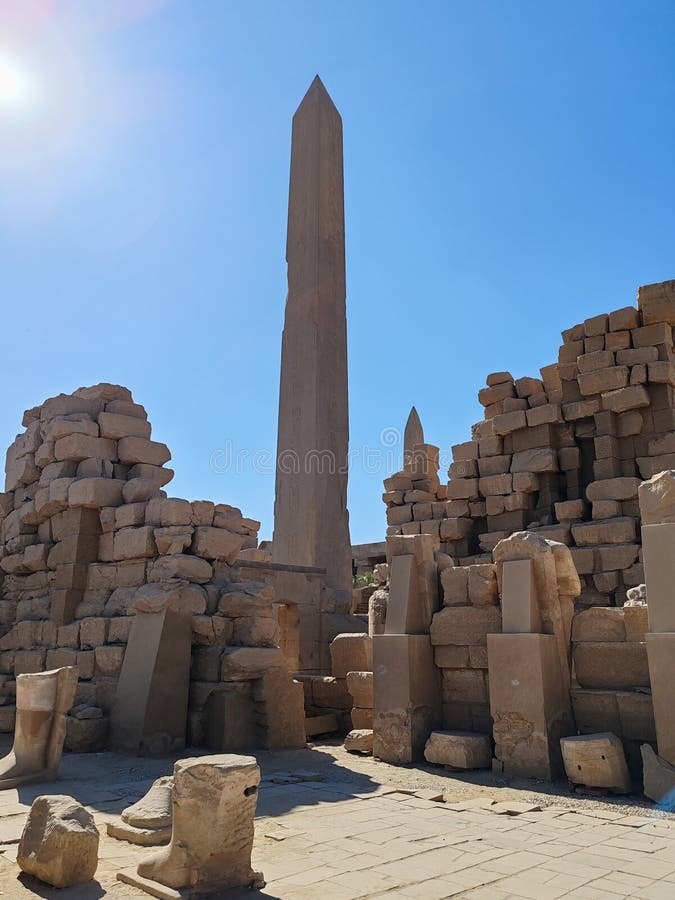 Obelisco En El Templo De Karnak Foto de archivo - Imagen de ...