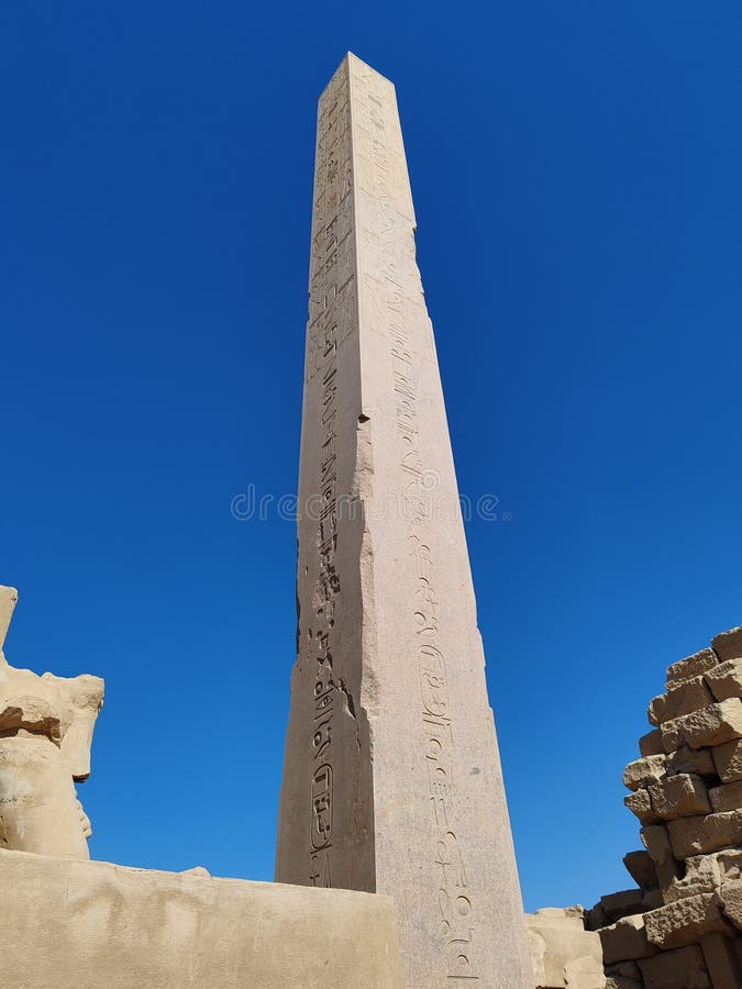 Obelisco En El Templo De Karnak Imagen de archivo editorial - Imagen de ...