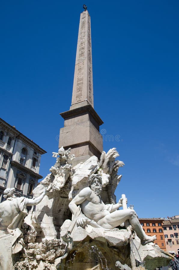 Obelisco En La Plaza Navona En Roma Foto de archivo - Imagen de ...
