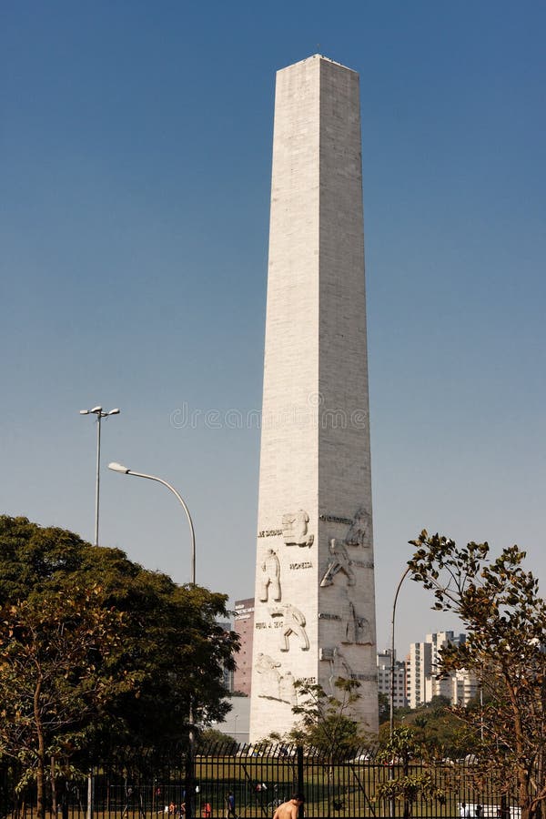 Obelisque en Ibirapuera foto de archivo editorial. Imagen de obelisco ...