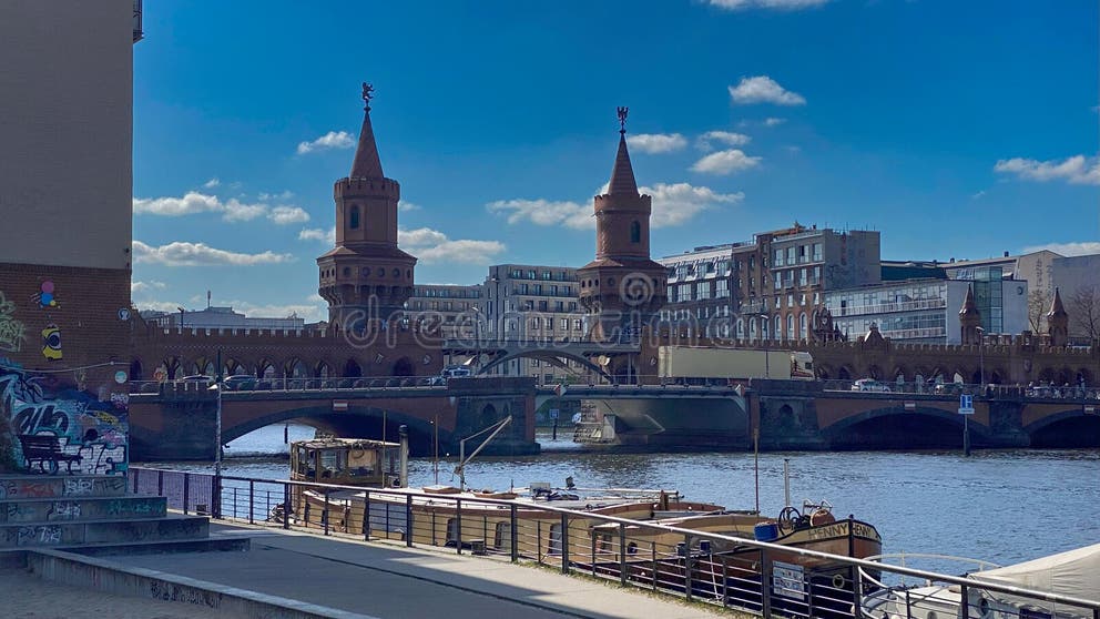 The Oberbaum Bridge, Double-deck Bridge Crossing Berlin, Germany S ...