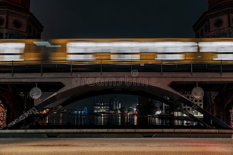 Oberbaum Double-deck Bridge, and the Subway Crossing by at Night in ...