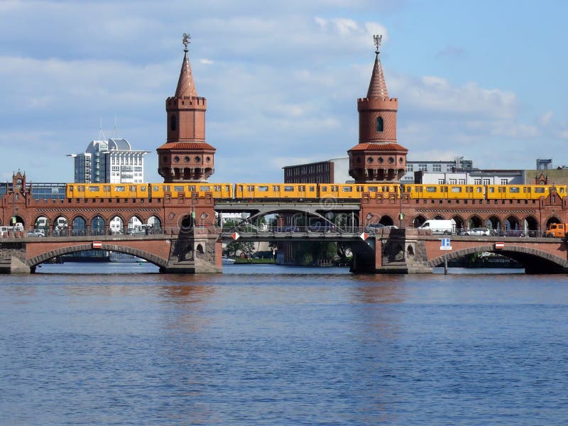 Oberbaumbrucke Berlin stock image. Image of brick, spee - 9435313