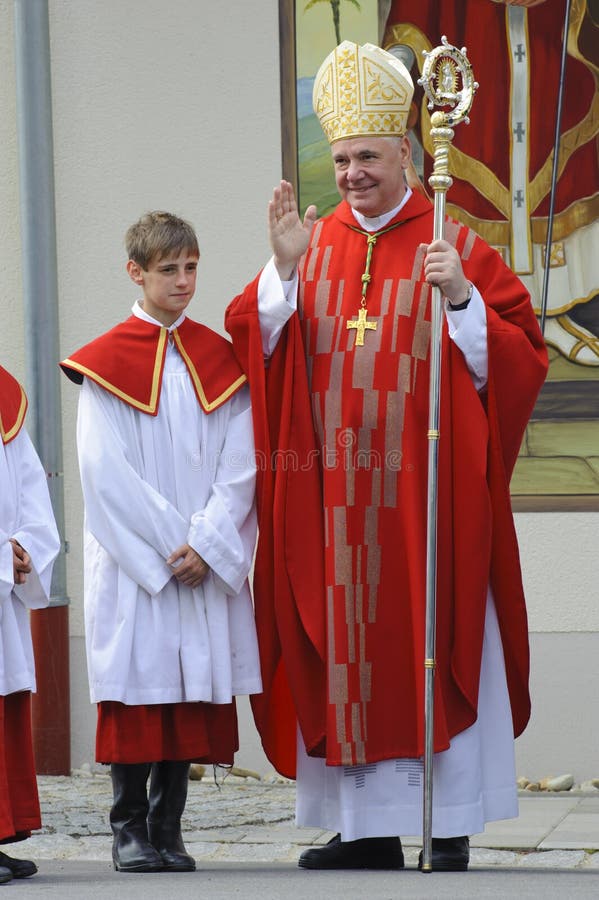 Obispo católico foto de archivo editorial. Imagen de pastor - 19937468