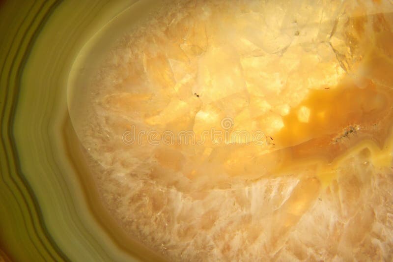 Pierre Polie De Silex Sur Le Marbre Blanc Photo stock - Image du ...