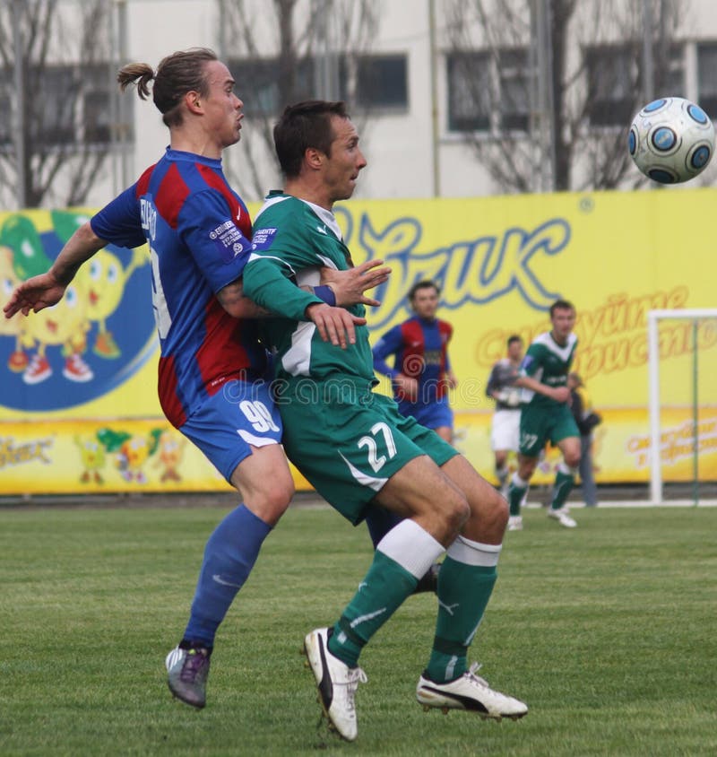 Obolon Kyiv vs Arsenal editorial photo. Image of midfielder - 19943241