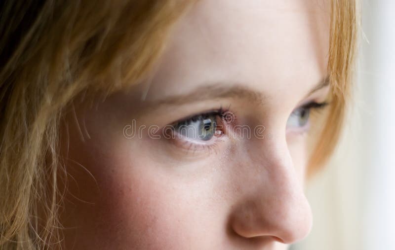 Observación de los ojos imagen de archivo. Imagen de muchacha - 465133