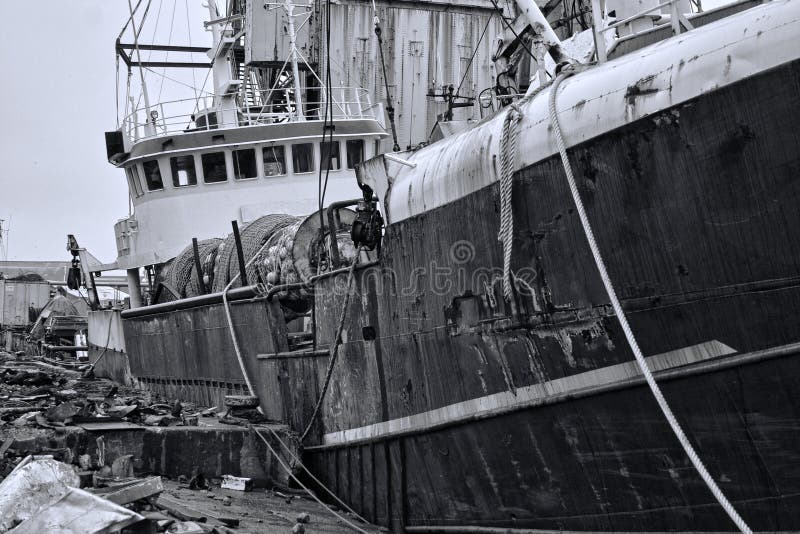 Obsolete Trawler at a Scrap Yard Stock Image - Image of ship, winches ...