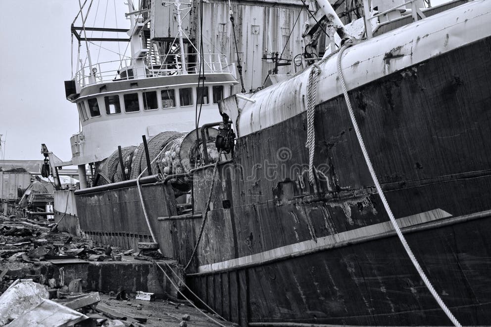 Obsolete Trawler at a Scrap Yard Stock Image - Image of ship, winches ...