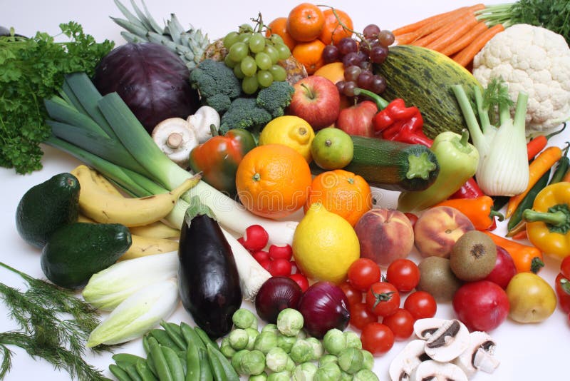 Rotes Obst und Gemüse stockfoto. Bild von zwiebel, moosbeeren - 12197954
