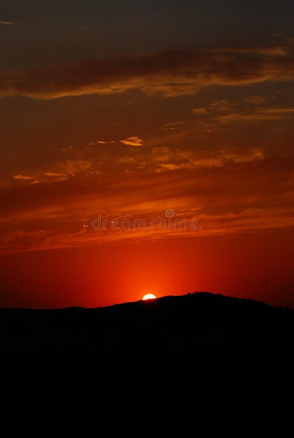 Ocaso foto de archivo. Imagen de cielos, romance, sunset - 10770436