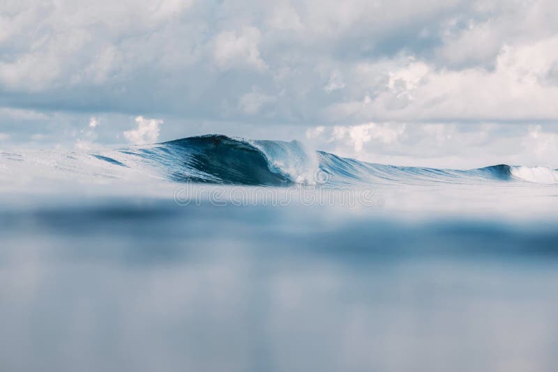 Ocean Barrel Wave at Sunset. Perfect Wave for Surfing in Hawaii Stock ...