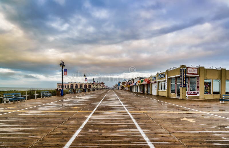Ocean City Lifeguard Stand at Sunrise Editorial Image - Image of dusk ...