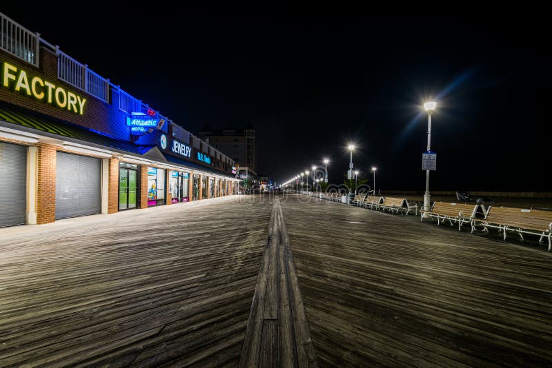 Ocean City, Maryland Pier during a Warm Fall Night Editorial ...