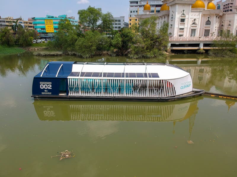 The Ocean Clean Up Project editorial image. Image of drones - 207993135