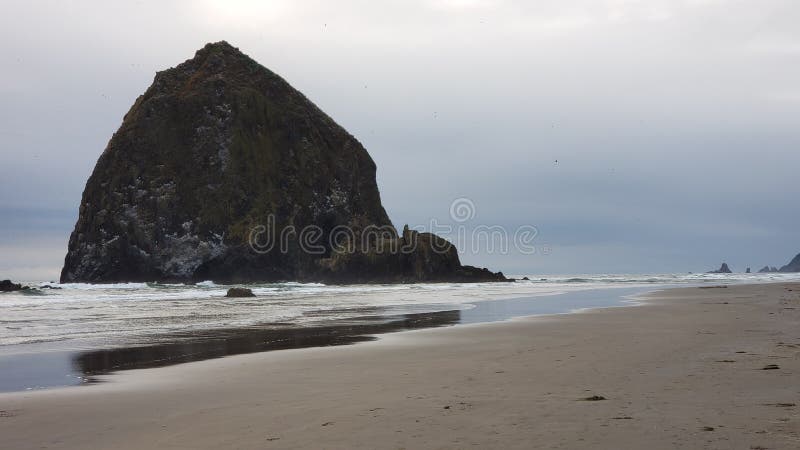 Ocean. Iews of Haystack Rock Cannon Beach Oregon Stock Photo - Image of ...