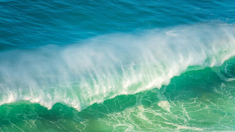 Ocean Wave in Warm Summer Day. Breaking Waves of the Ocean Stock Image ...