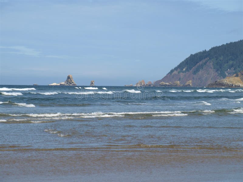 Ocean Waves Approaching the Shoreline Stock Photo - Image of wave ...