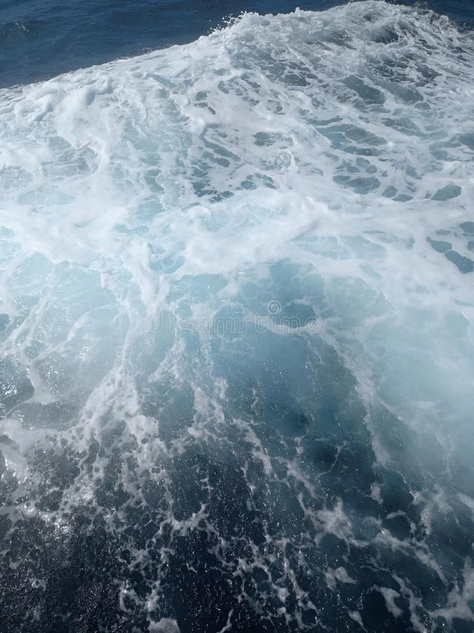 Ocean Waves Creating Foam and Patterns Stock Illustration ...