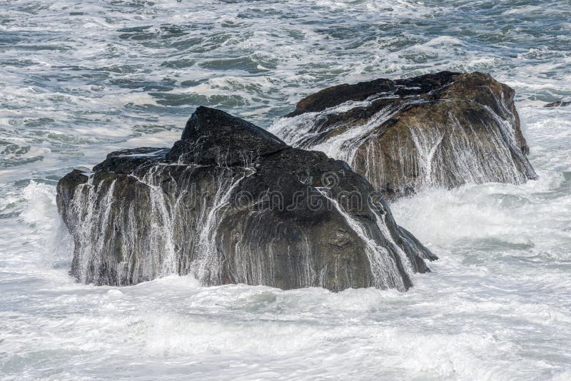 Ocean Waves Flow Across Rocks Stock Photos - Free & Royalty-Free Stock ...